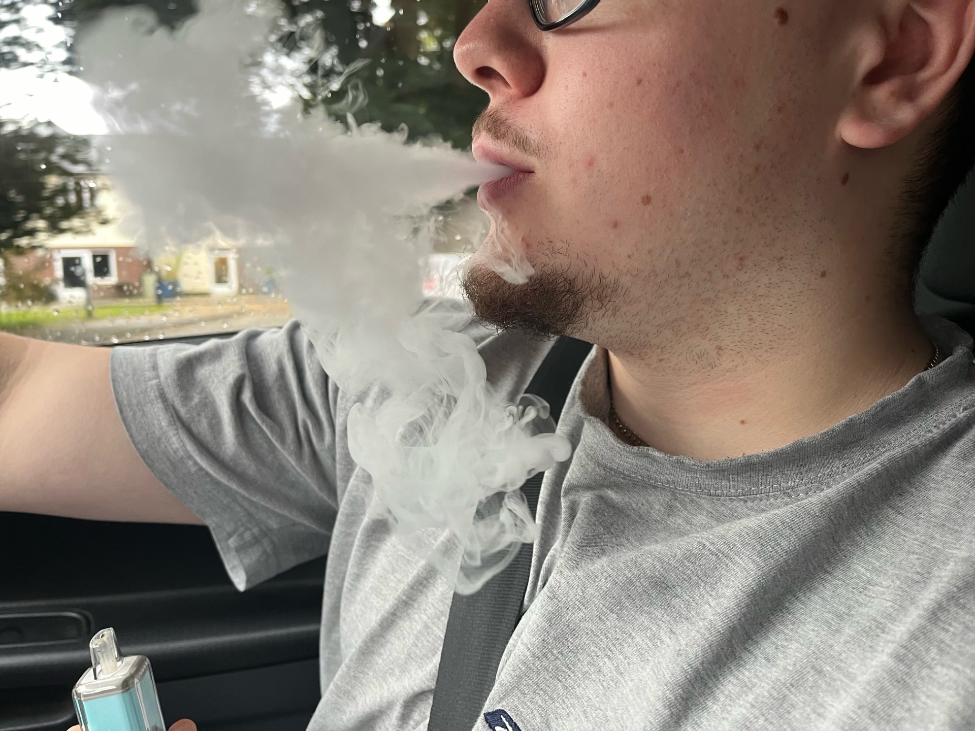 Bournemouth vape shop supports single-use vape ban